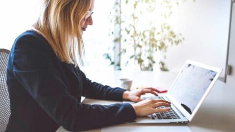 10 Other Ways to Say "I am reaching out to you"