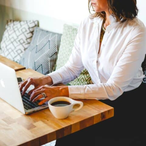 20 Other Ways to Say “Touch Base” in Business Correspondence