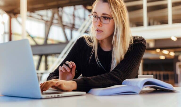 20 Other Ways to Say “Touch Base” in Business Correspondence